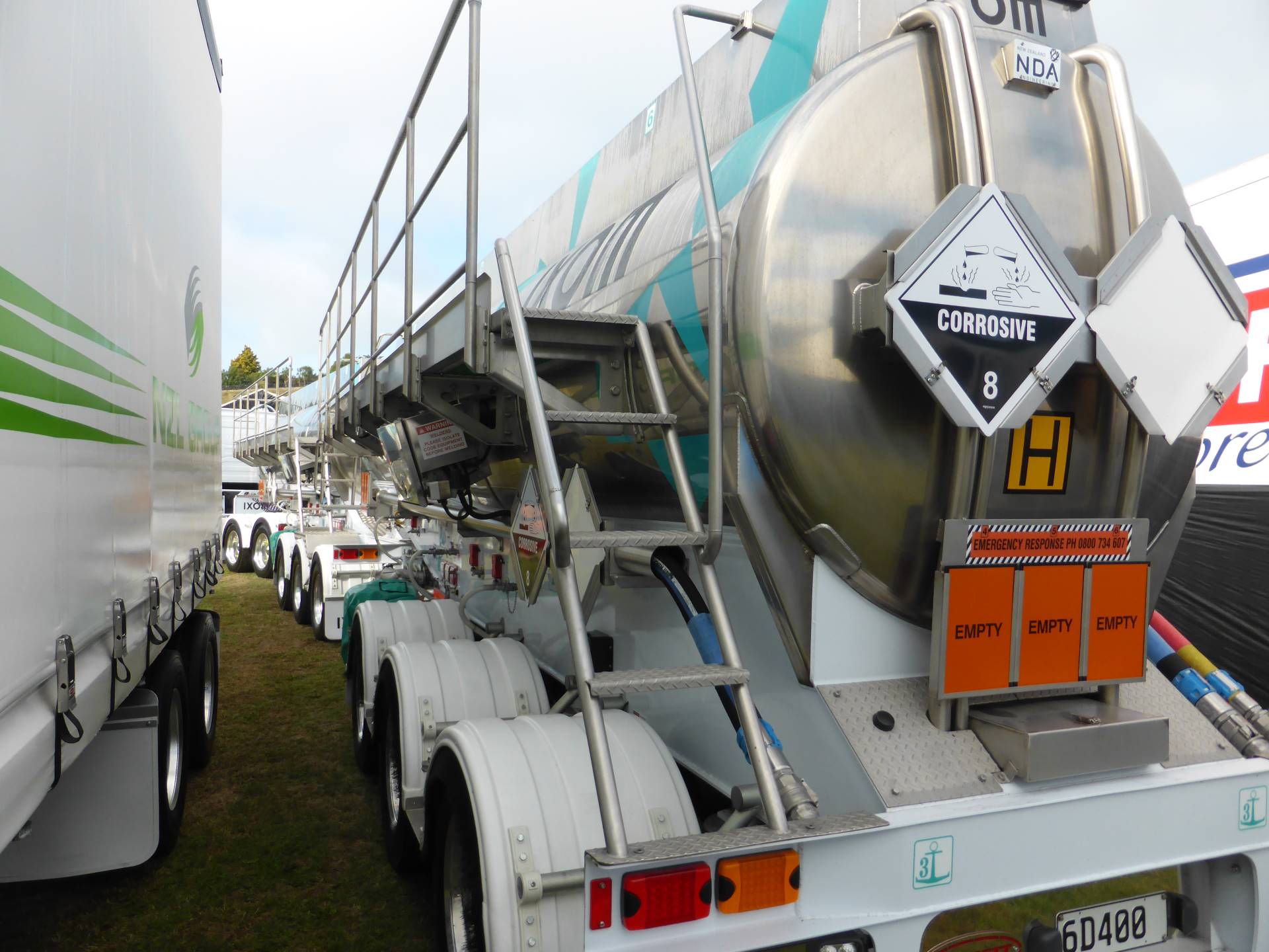 How to safely get into and out of a heavy vehicle