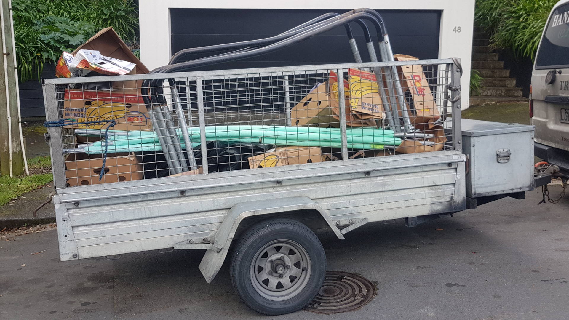 How do you safely load a roof rack?