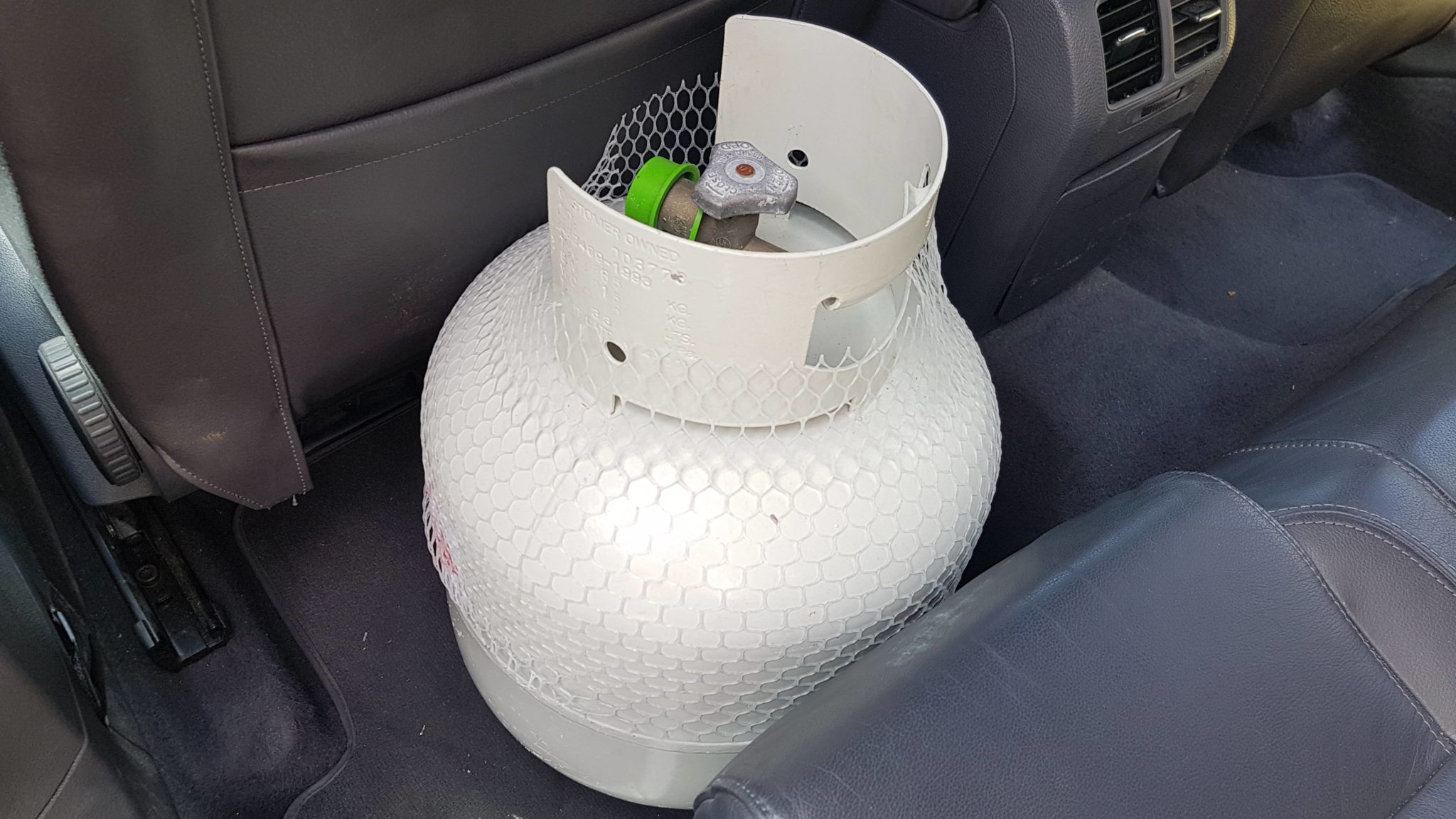 How can you carry items safely in your car | Highway Code Resources