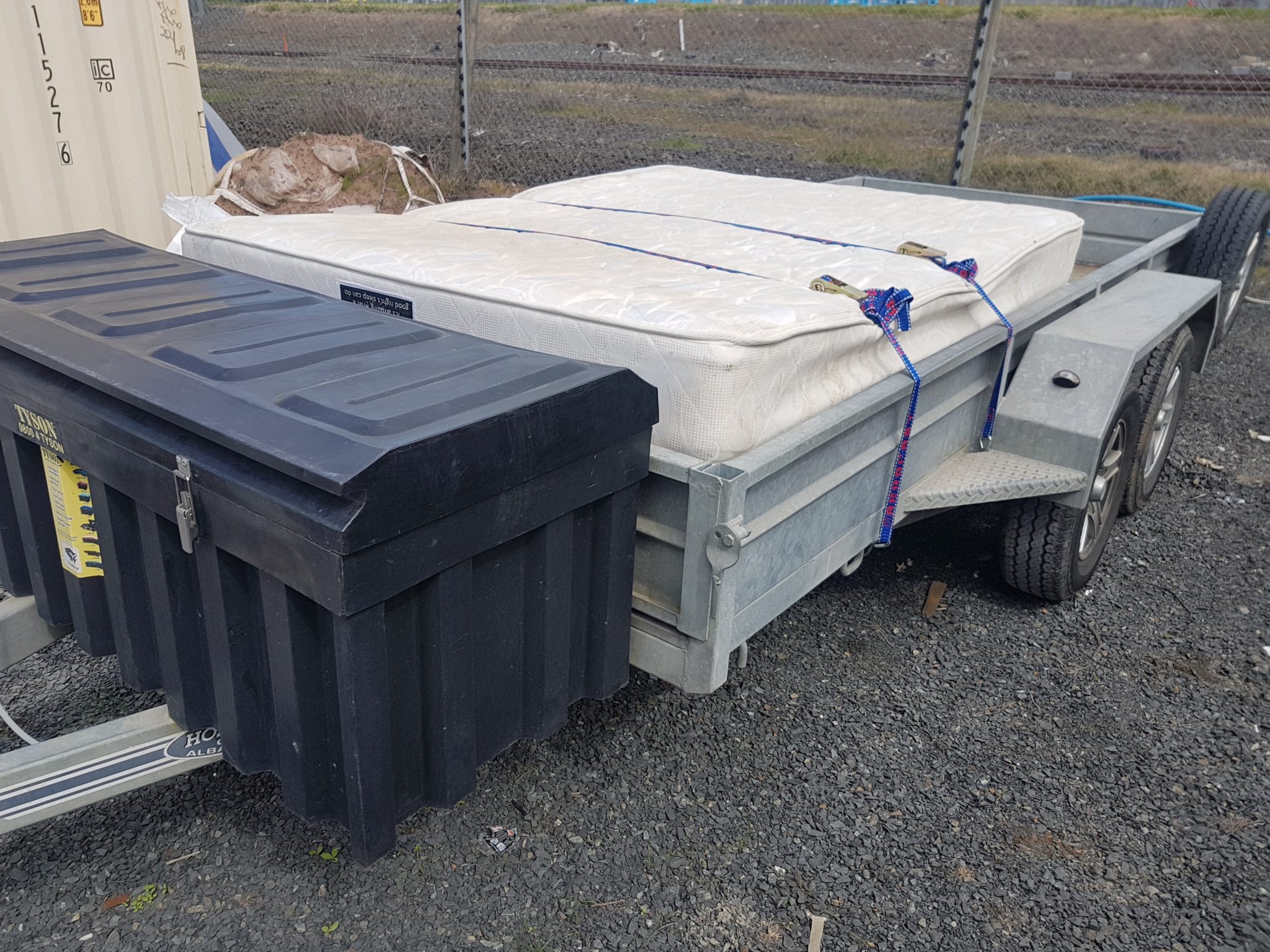 How do you safely carry items in a light trailer? | Highway Code Resources