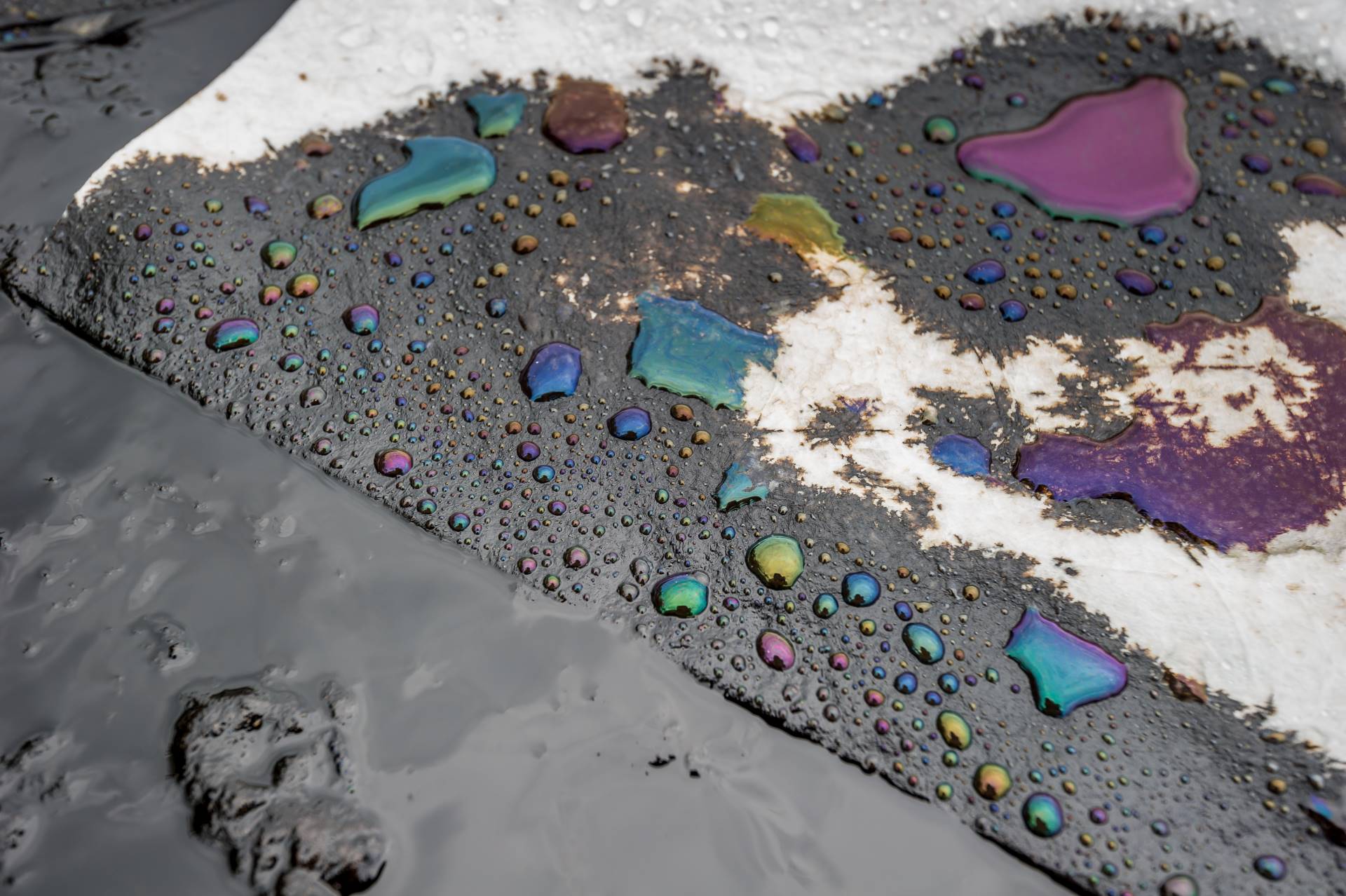 Do vehicles that carry chemicals require a spill kit? | Highway Code ...