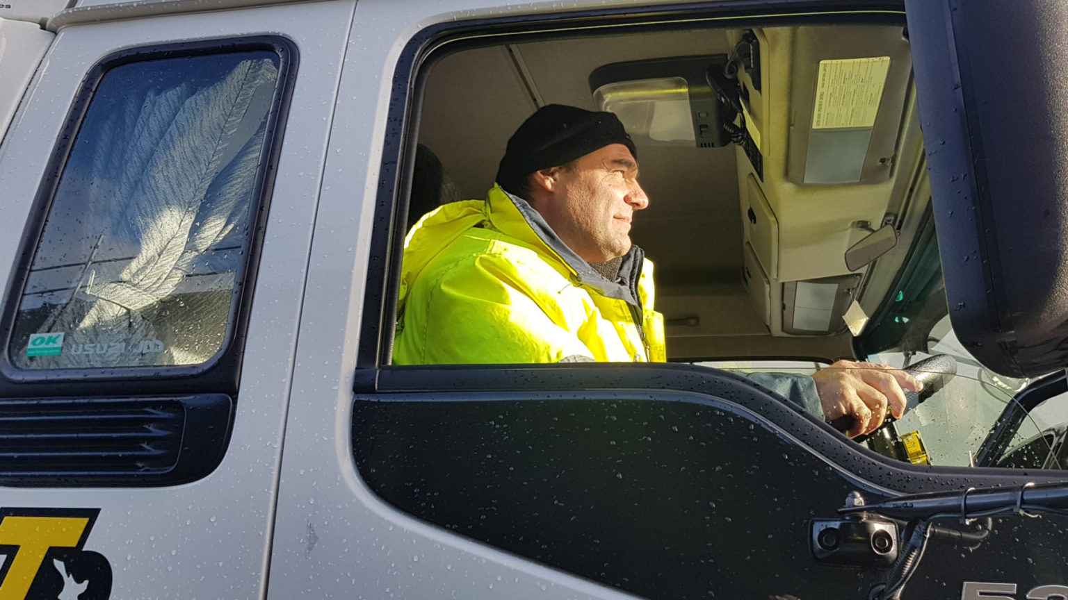 Overtaking rules: when are you allowed to pass another vehicle?