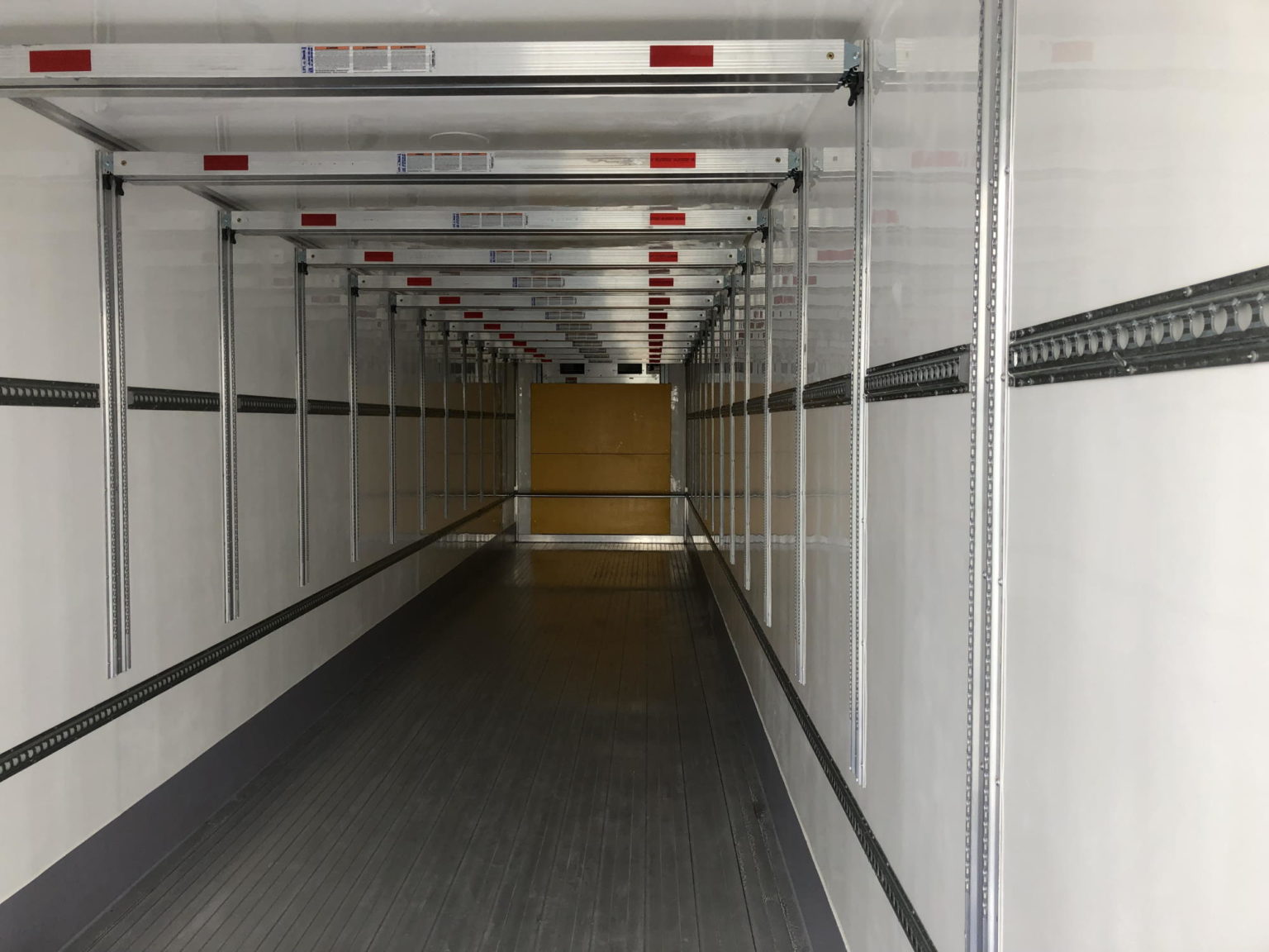 How do you check a fridge trailer to buy or rent?