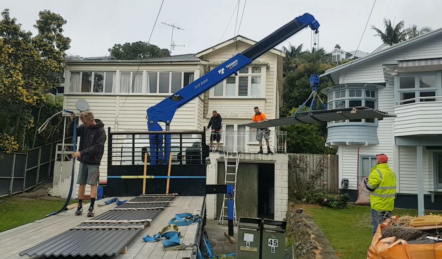 What's a lorry loader crane?