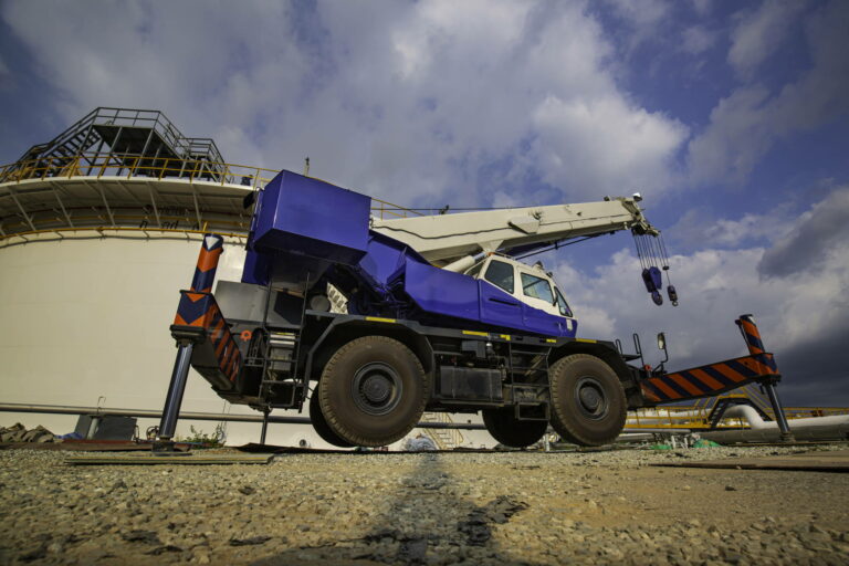 What's a mobile crane and how are they used?