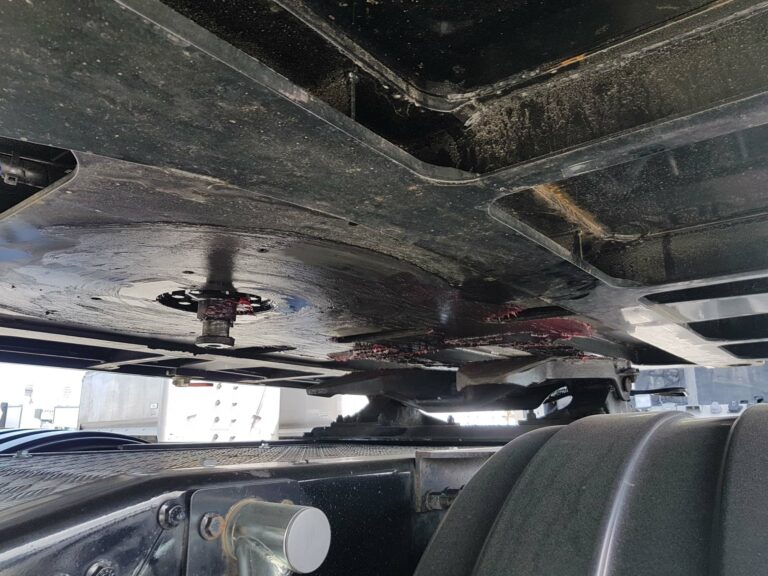 What is a dual height fifth wheel?