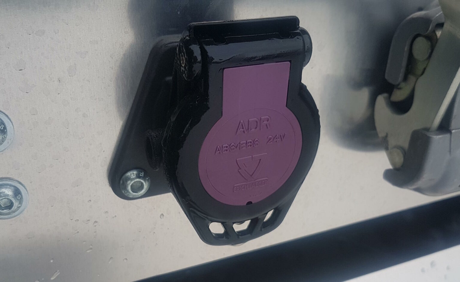 Lorry EBS (antilock brakes) explained