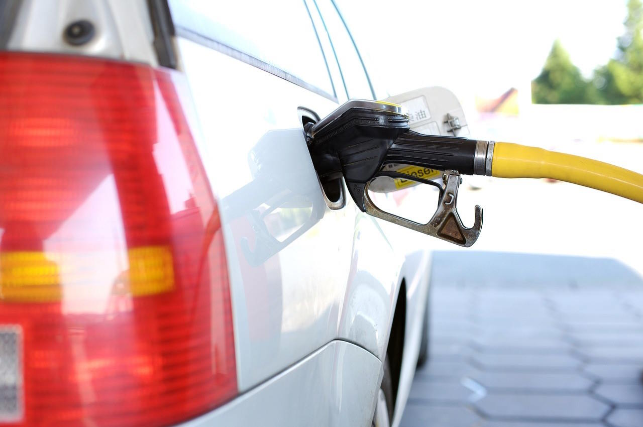 When and how should you refuel your petrol or diesel car?